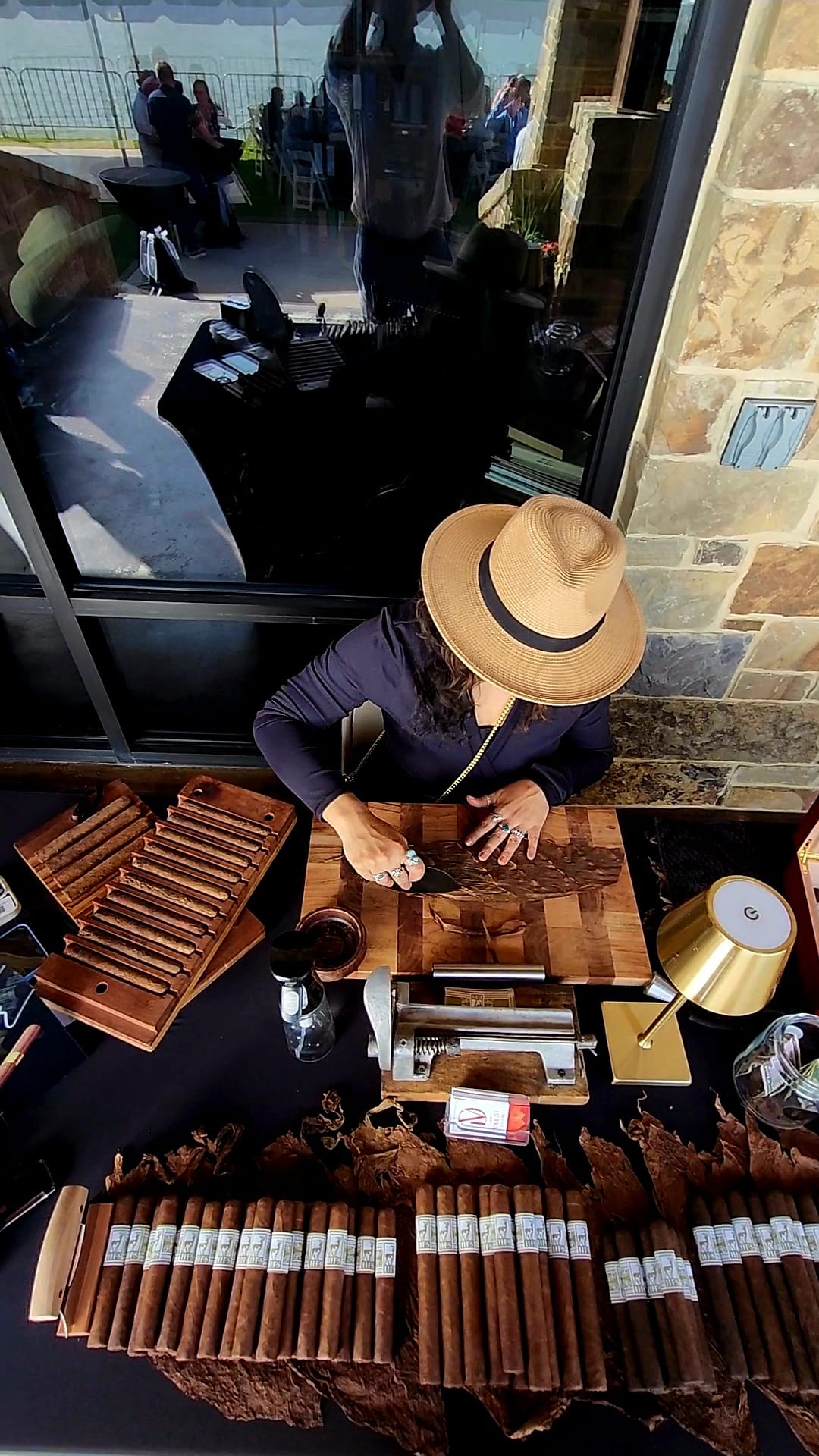 Don Valdi Cigar Roller Events – Hire a cigar roller for your event