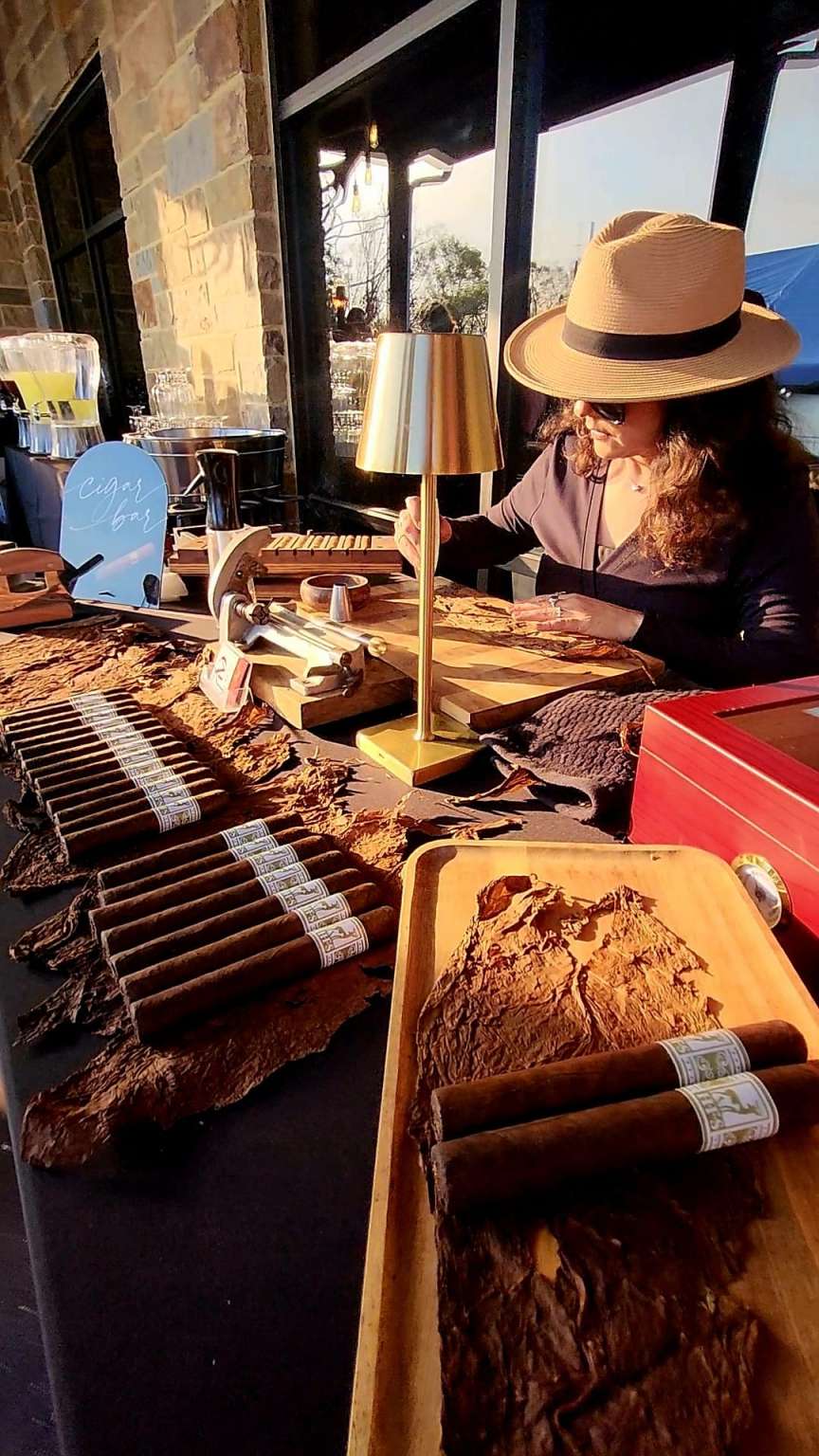 Don Valdi Cigar Roller Events – Hire a cigar roller for your event